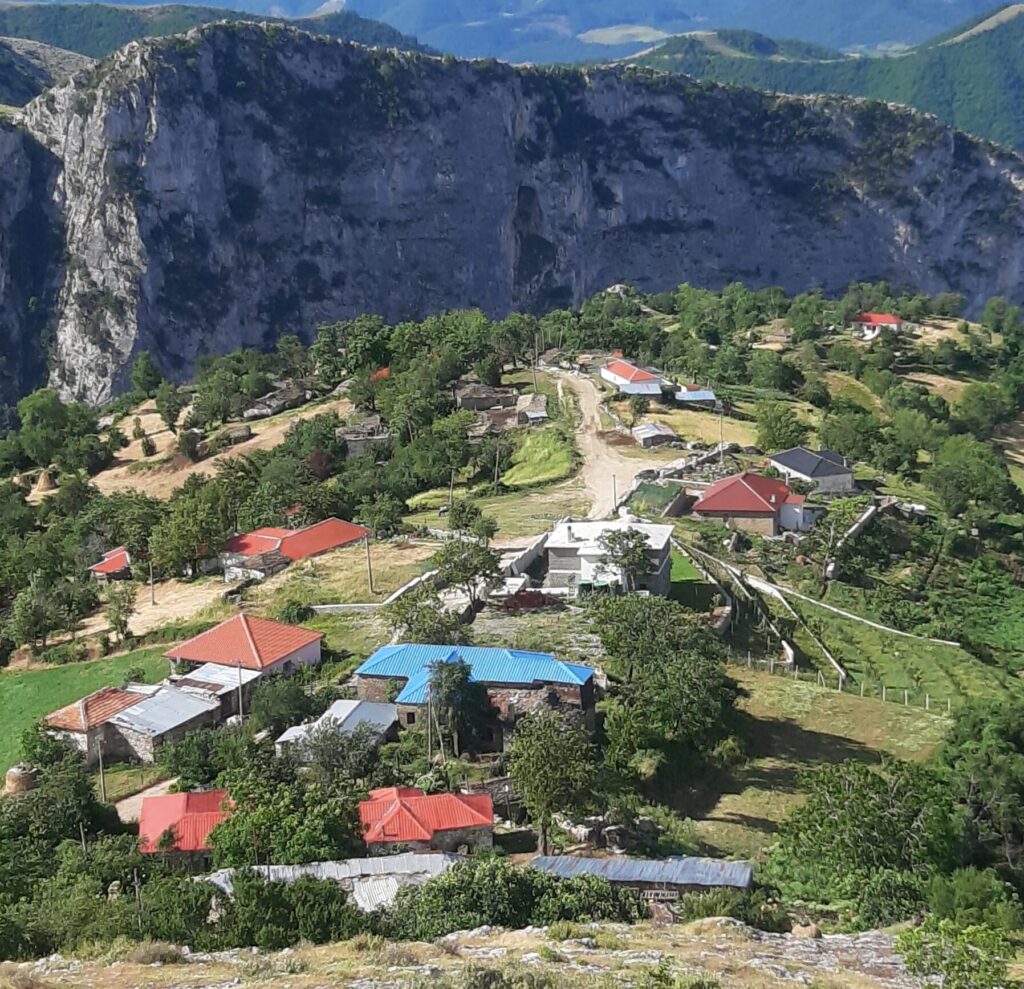 Orakujt e Tomorrit | Rubrika “Nëpër Skrapar, guidë historike dhe etno ...