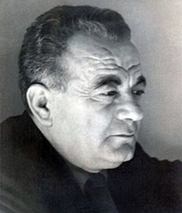 Orakujt e Tomorrit | Andrea Varfi, poezi për Heroin e Popullit Riza Cerova
